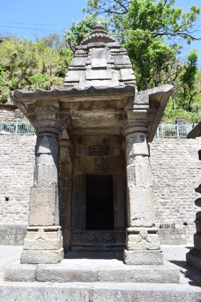 गढ़वाल के मन्दिरों का स्थापत्य - Kafal Tree Garhwal Temple's Architecture