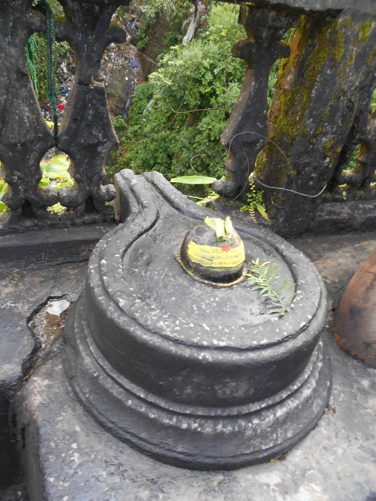 थल का बालेश्वर मन्दिर: जगमोहन रौतेला का फोटो निबंध - Kafal Tree