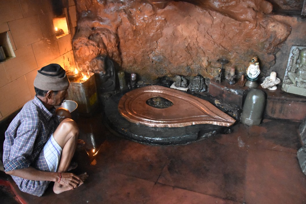 ऐतिहासिक महत्व का है कुमाऊं का गणानाथ मंदिर - Kafal Tree