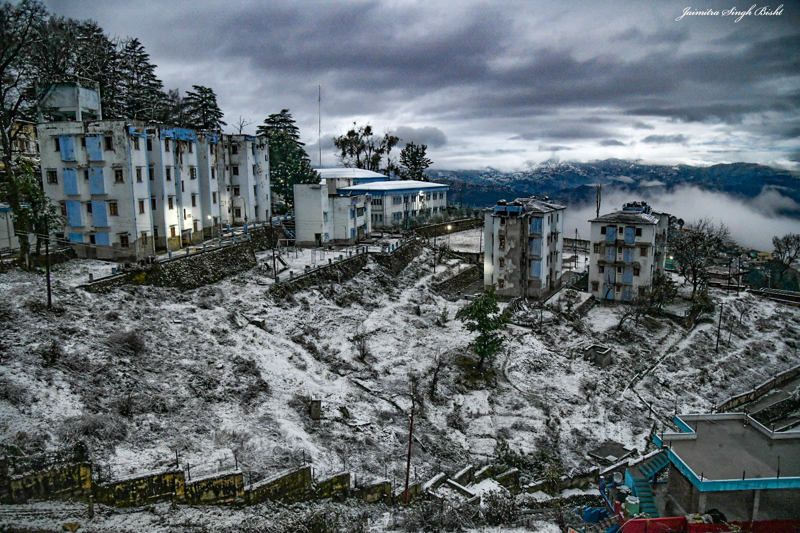 बर्फबारी के बाद अल्मोड़ा शहर : फोटो निबंध Almora Snowfall Photos 2022