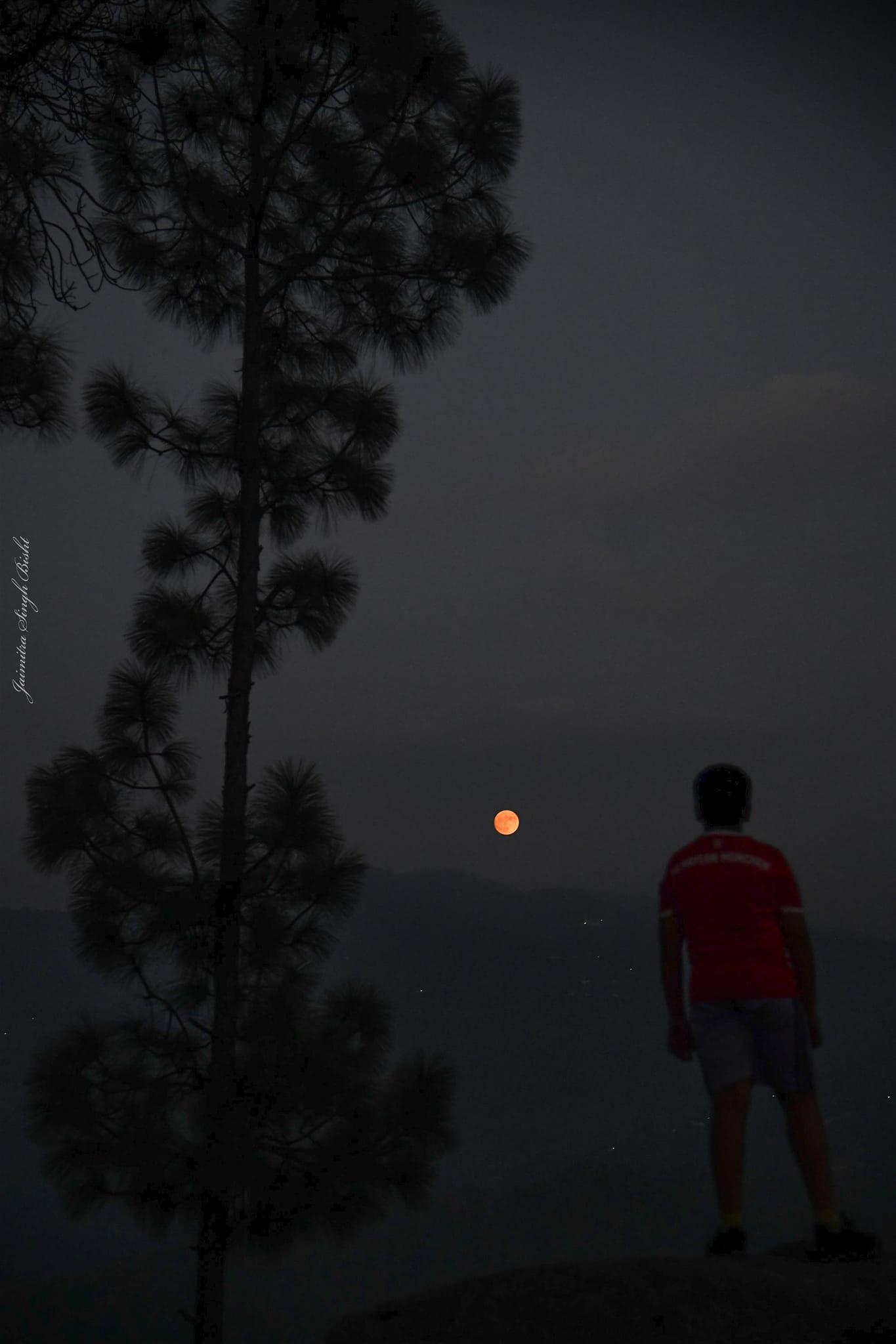 अल्मोड़े से 'सुपर ब्लू मून' की तस्वीरें - Kafal Tree